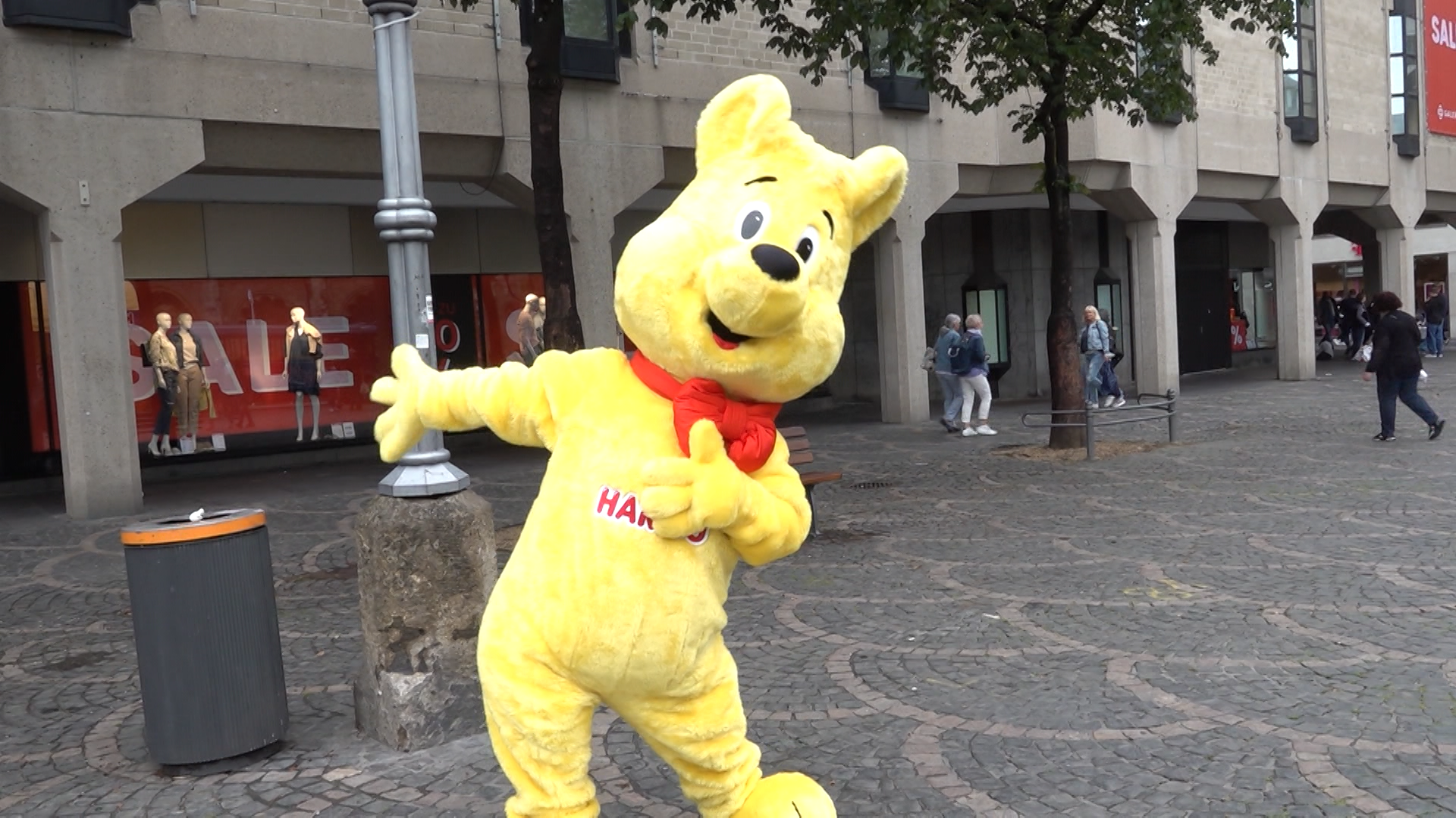 Haribo plant Werk in Neuss | SAT.1 NRW